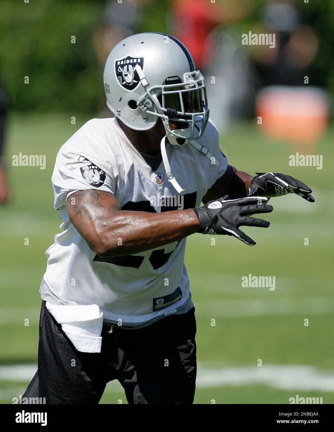 Oakland Raiders running back Rock Cartwright during their football ...