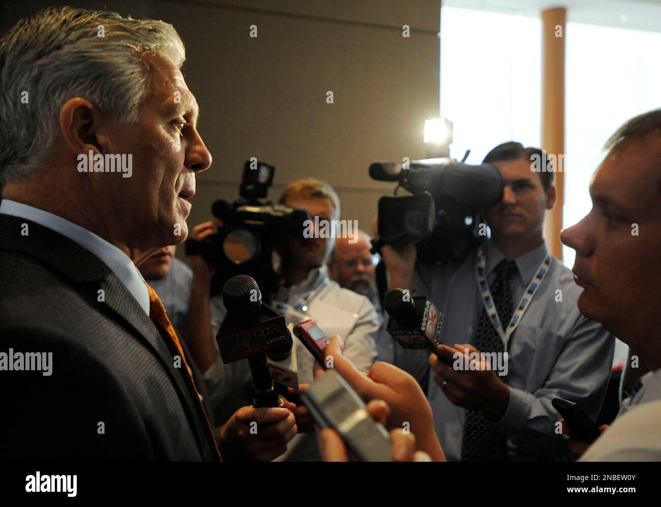 Illinois head coach Ron Zook talks with the media during Big Ten ...