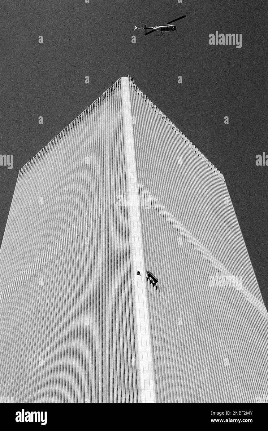 George Willig climbs to the sheer wall of the south tower of the World ...