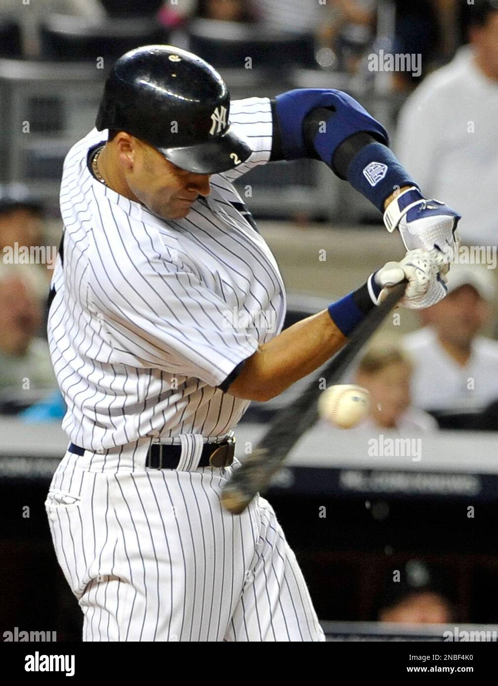 New York Yankees' Derek Jeter grounds out against Seattle Mariners ...