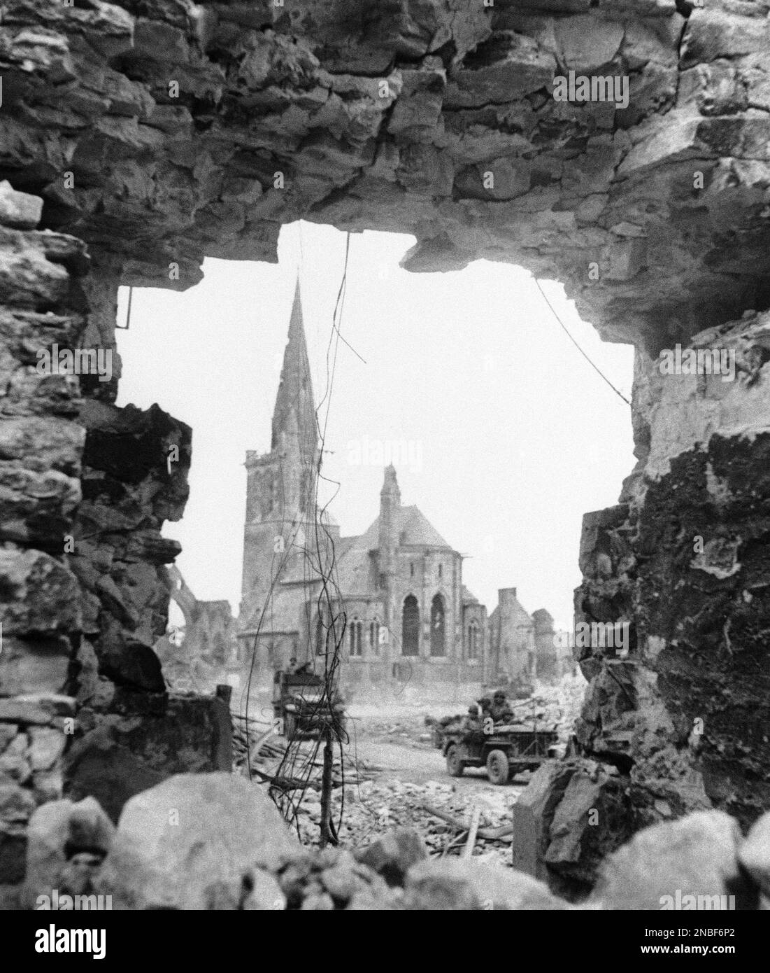 Destruction emergencies and disasters damaged building exterior hi-res ...