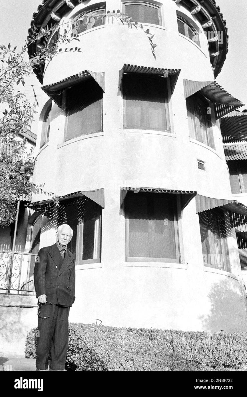 Historian-philosopher Will Durant in Los Angeles on Nov. 4, 1975 at his ...