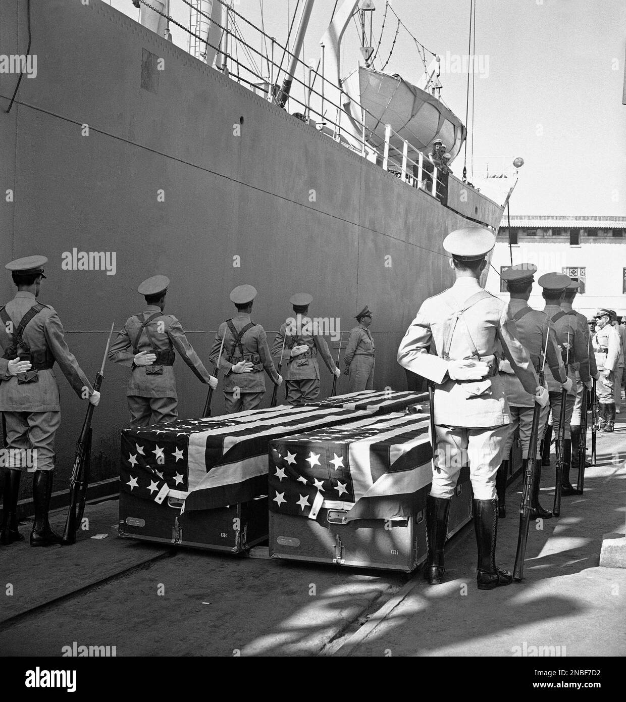 Religious services held at Machina docks, Havana harbor on Sunday, Feb ...