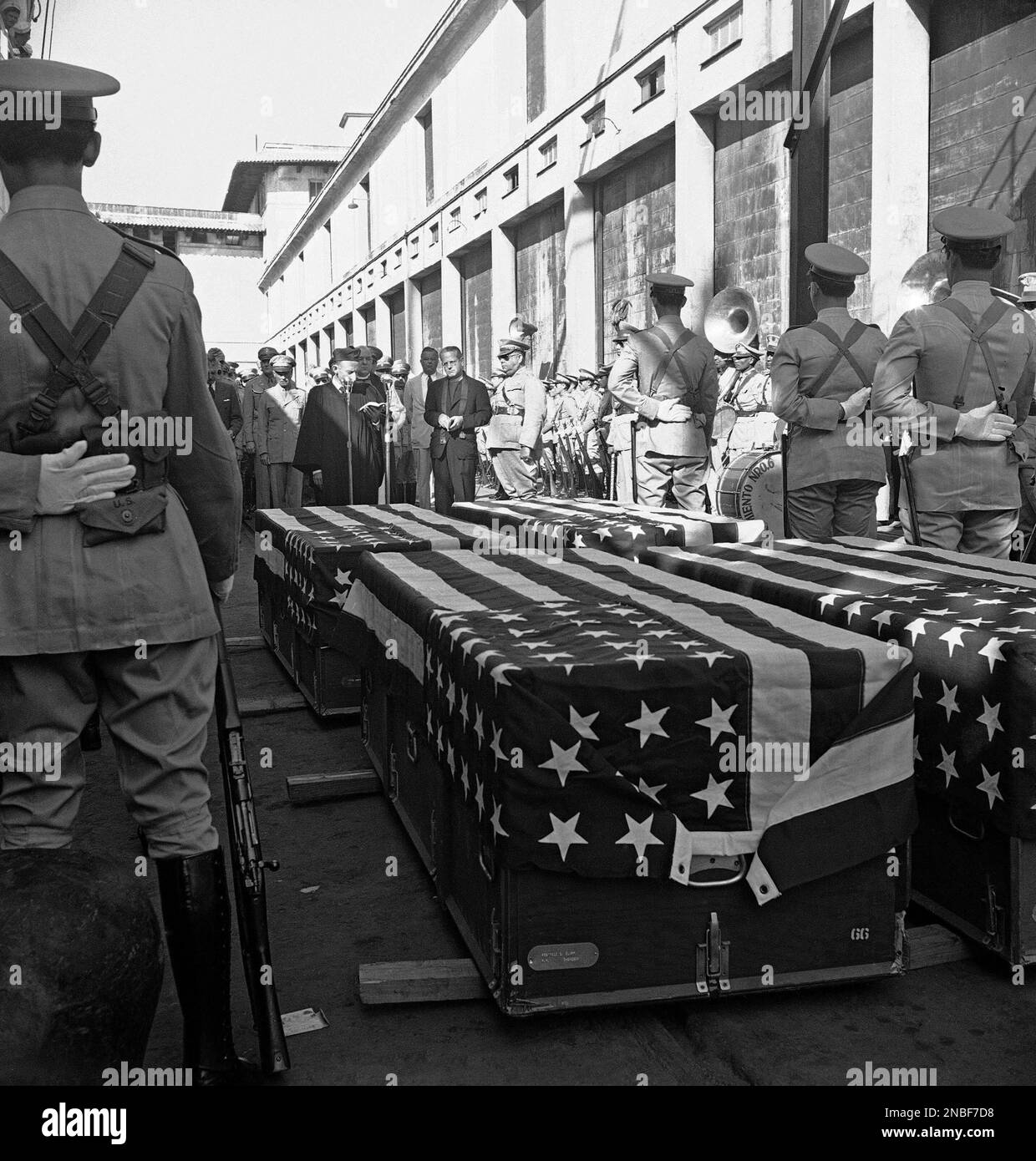 Religious services held at Machina docks, Havana harbor on Sunday, Feb ...