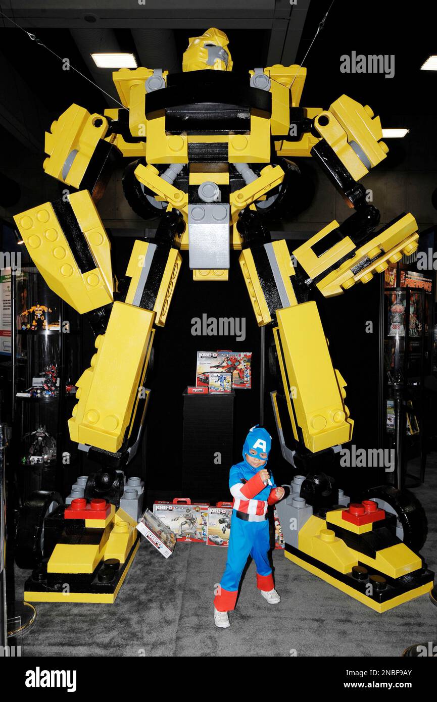 Costumed characters during the fourth day of the Comic-Con ...