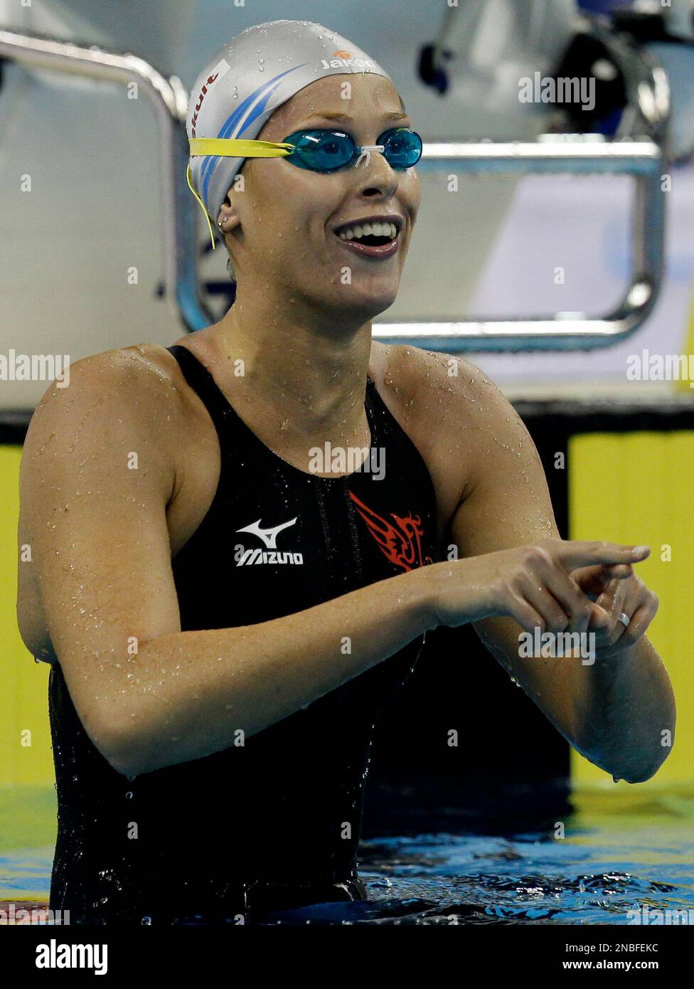 Italy's Federica Pellegrini celebrates after winning the women's 400m ...