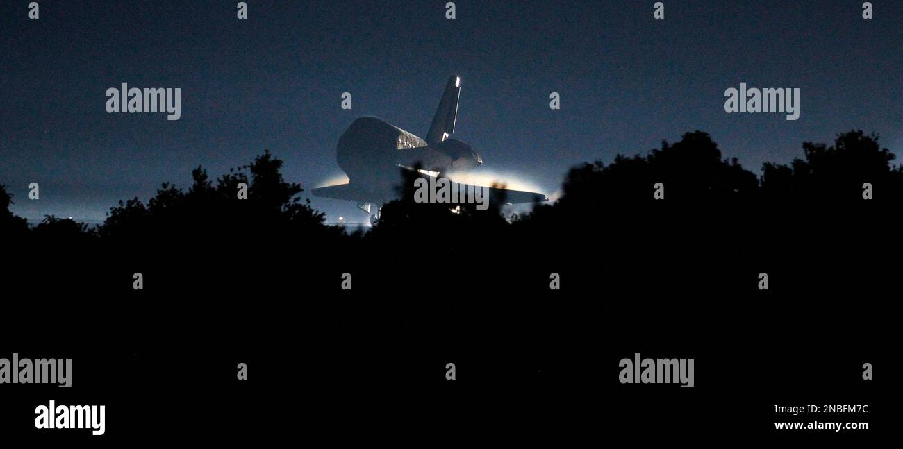 Space shuttle Atlantis lands at the Kennedy Space Center in Cape ...