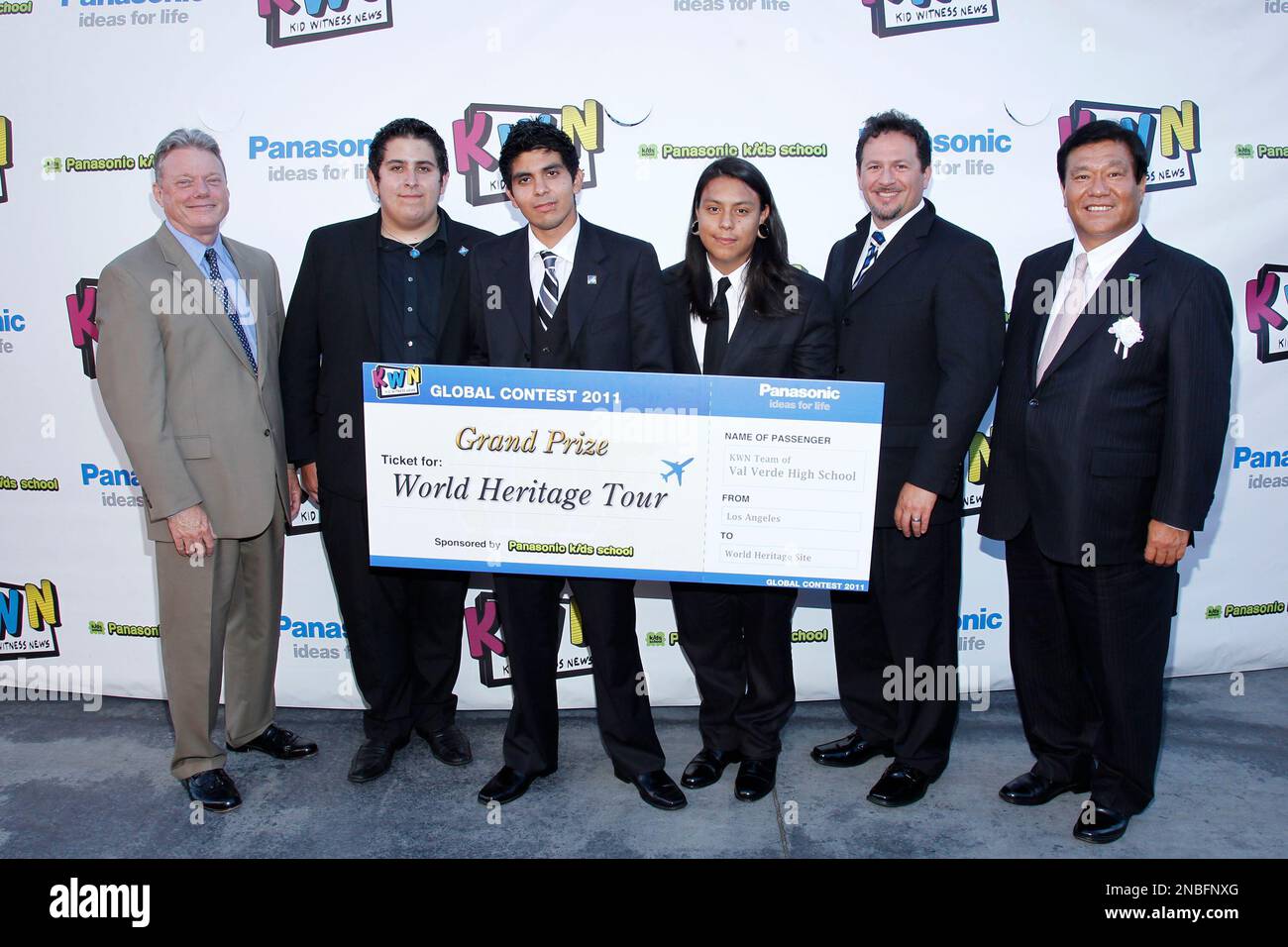Panasonic Chairman and CEO Joseph Taylor, students and grand prize ...