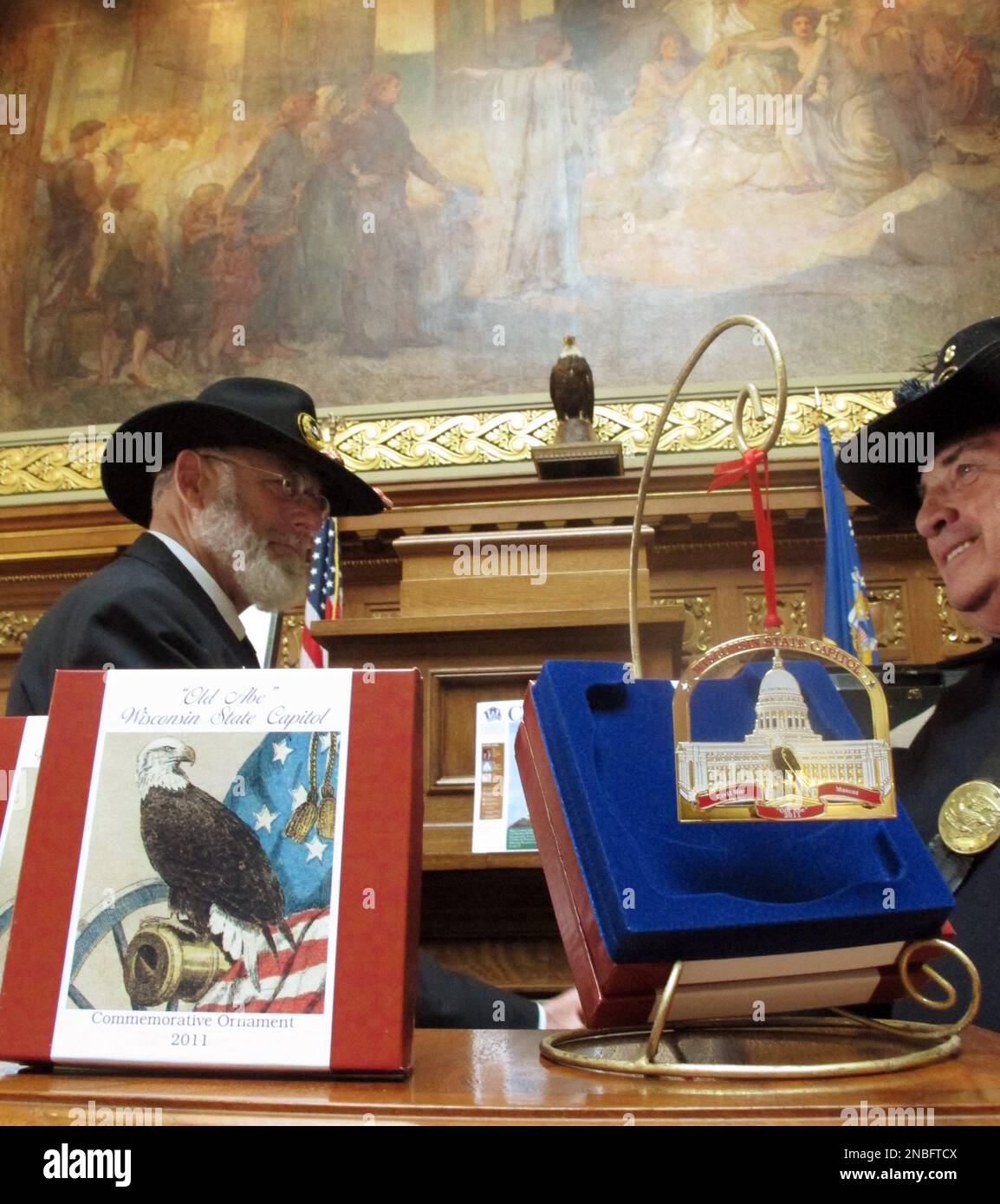Civil War re-enactors walk behind the 2011 state Capitol ornament ...