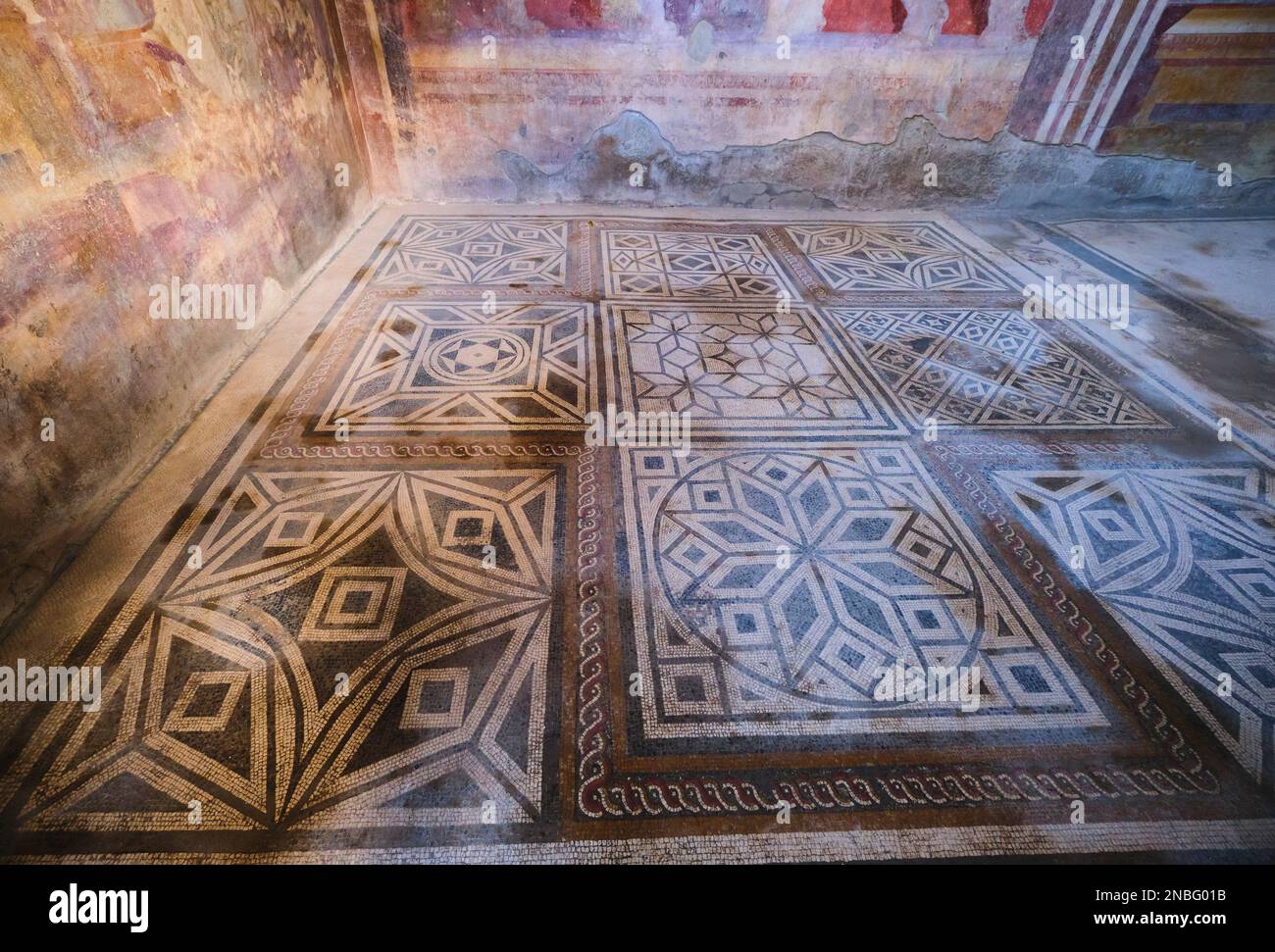 Mosaic pompei floor hi-res stock photography and images - Alamy