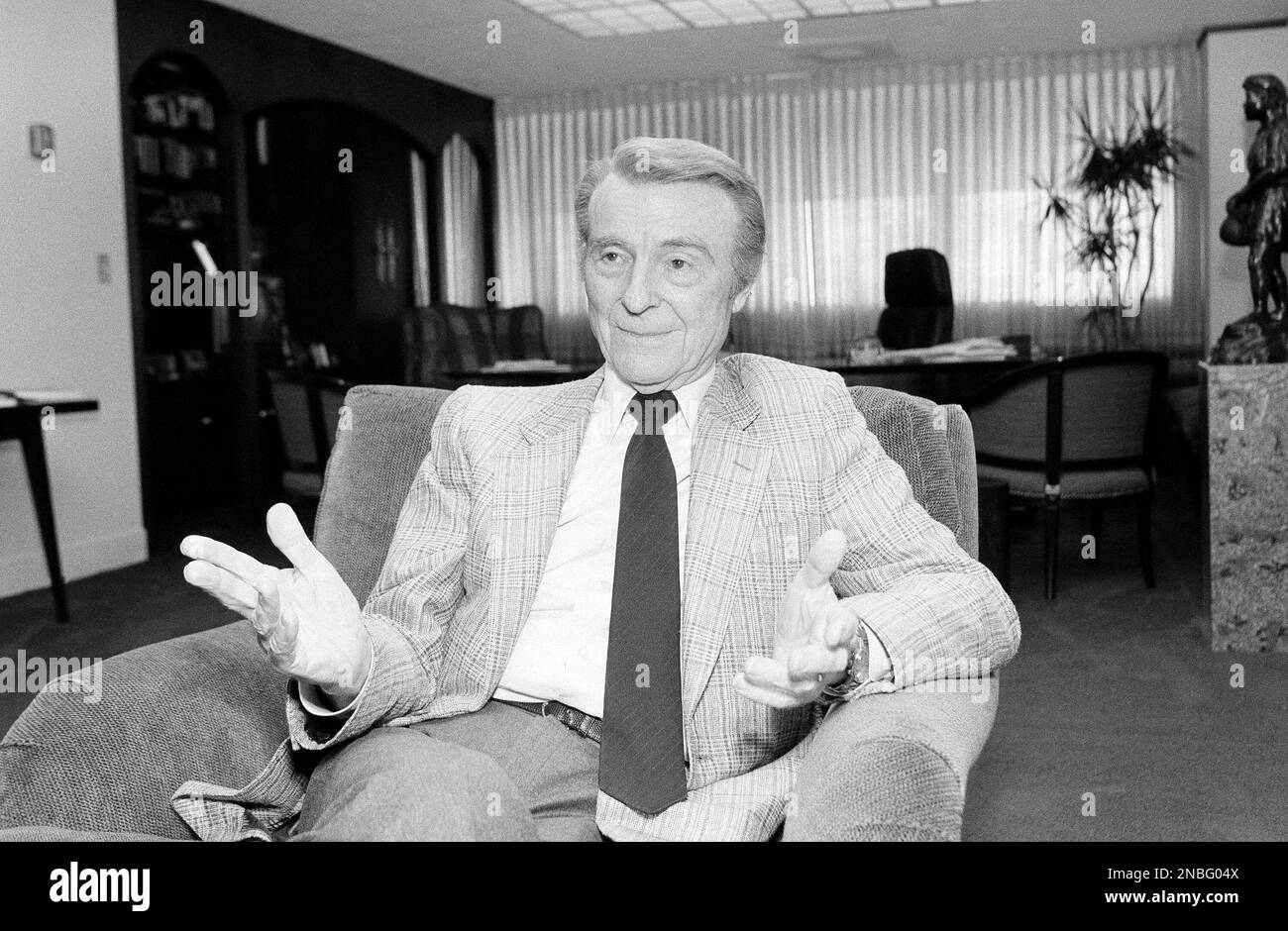 Ralph Edwards, who has caught 505 persons off guard for a presentation ...