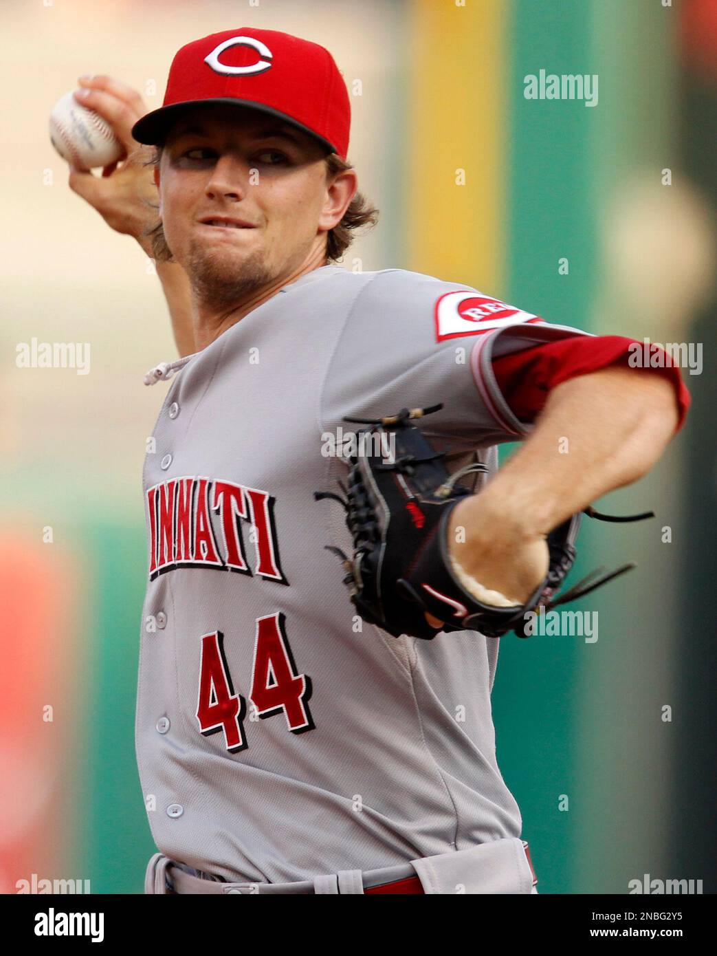 Cincinnati Reds pitcher Mike Leake throws in the first inning of a ...