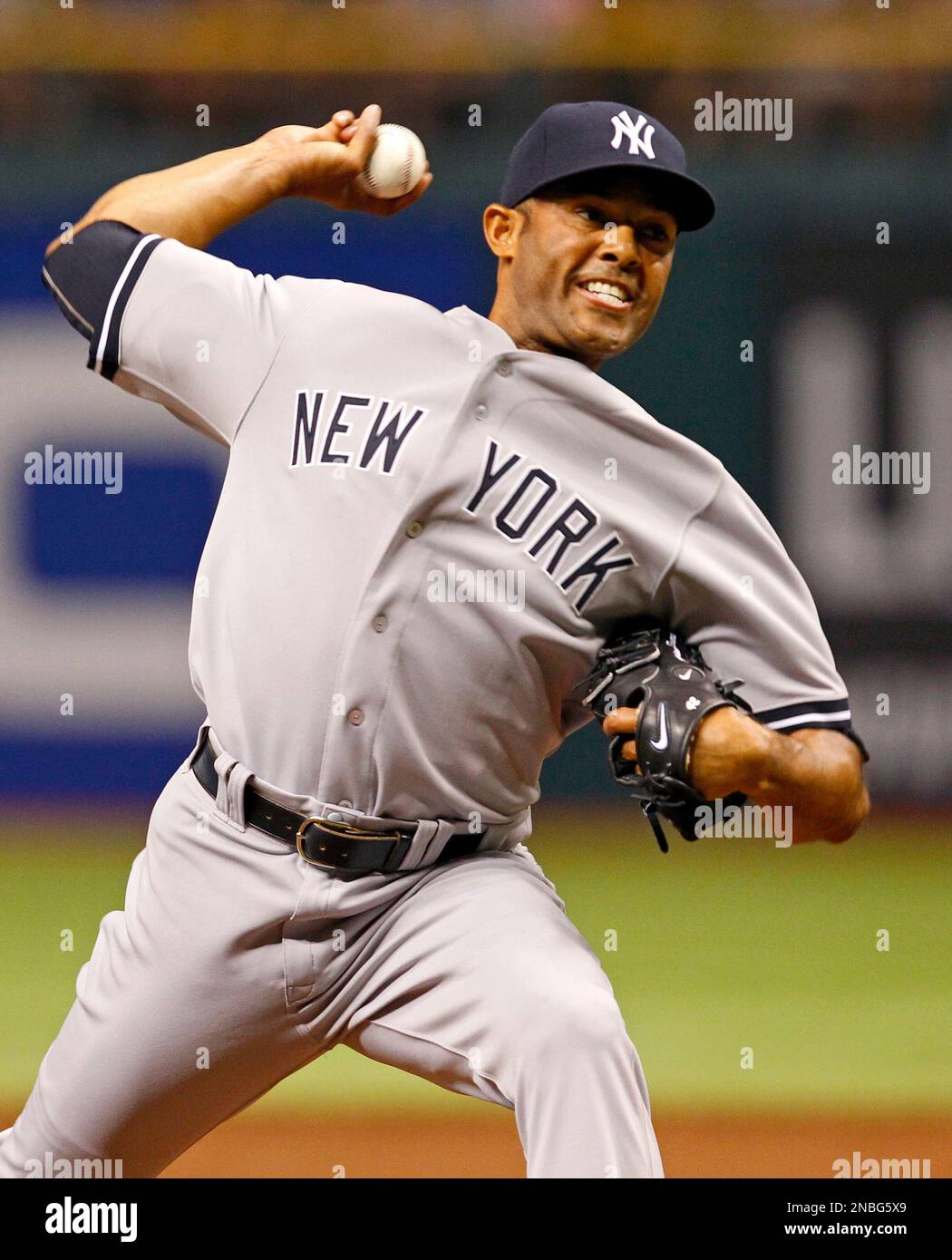 New York Yankees relief pitcher Mariano Rivera throws in the ninth ...