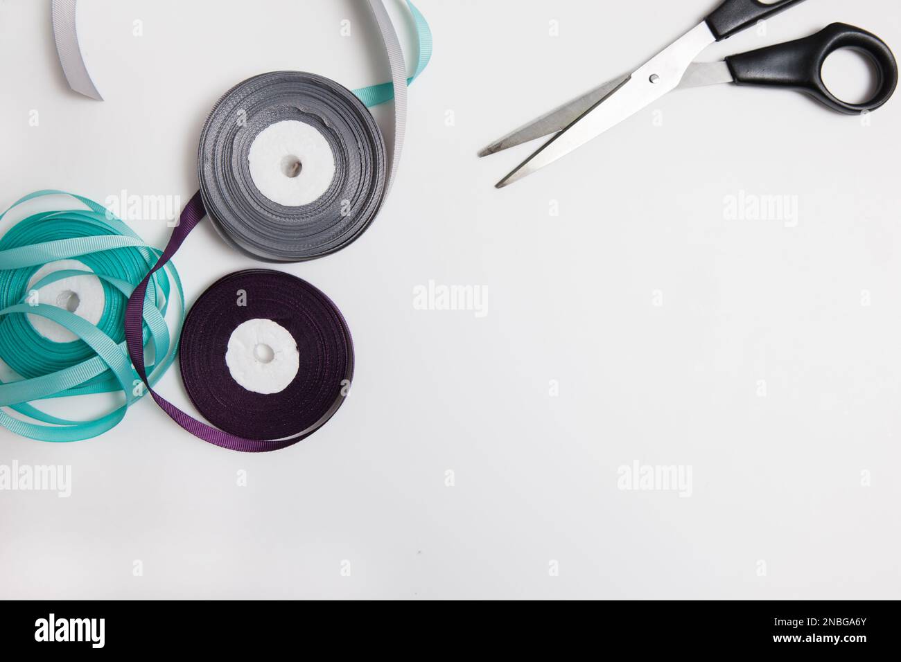 Ribbons for sewing hi-res stock photography and images - Alamy