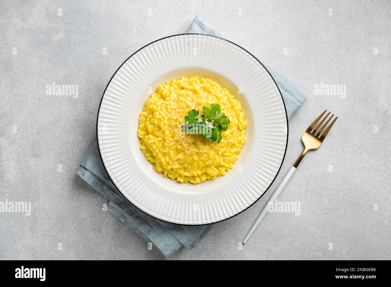 Risotto alla milanese Stock Photo - Alamy