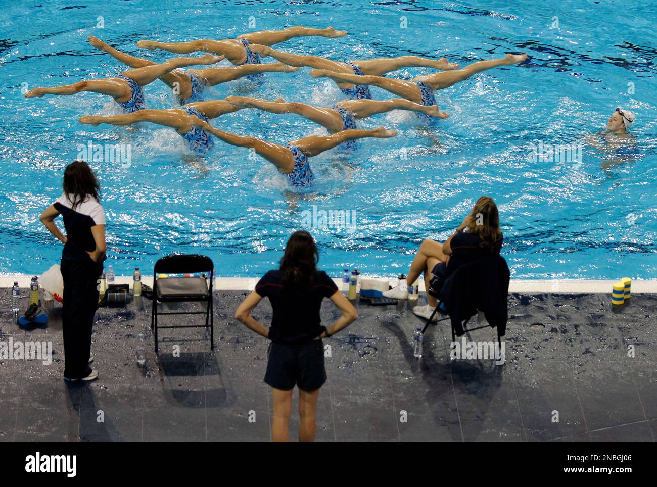 The French synchronised swimming team practice their routine at the ...