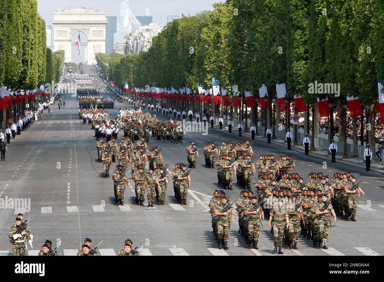 French army soldiers open the traditional Bastille Day parade on the ...