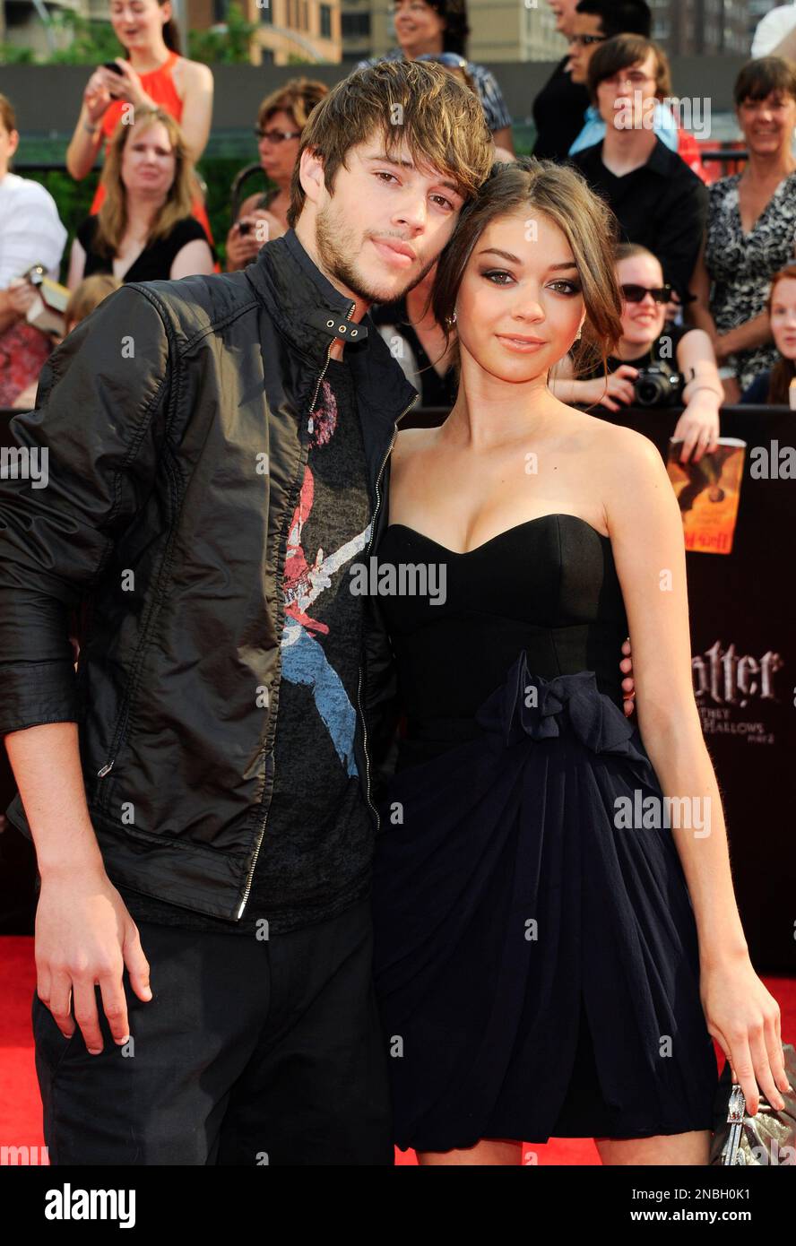 Actress Sarah Hyland, right, and boyfriend Matt Prokop attend the ...