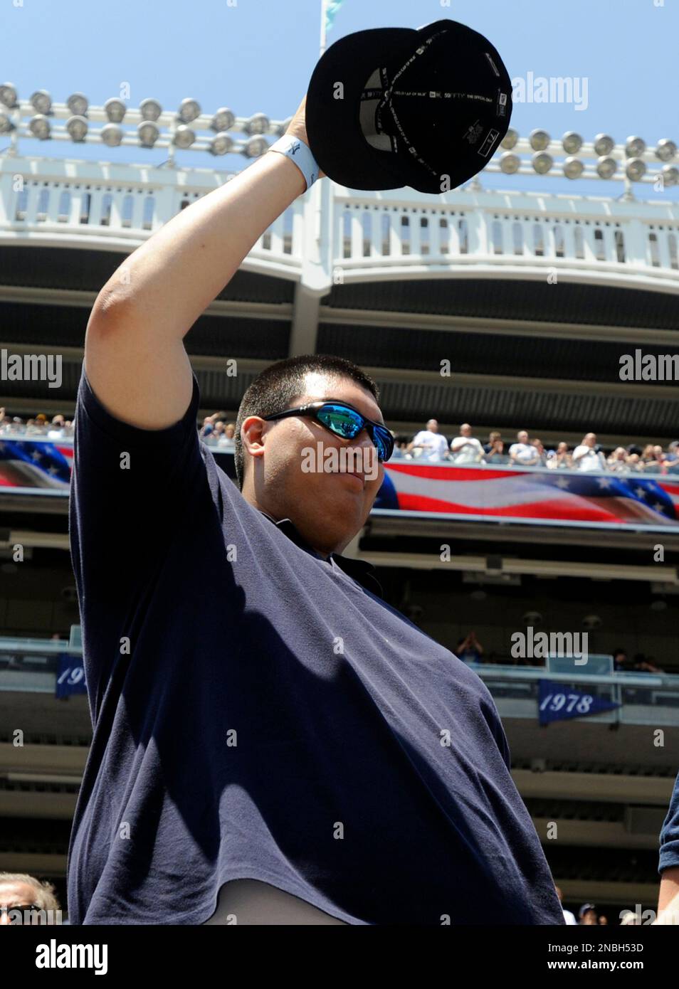 Christian Lopez, the fan who caught Derek Jeter's 3,000th career hit ...