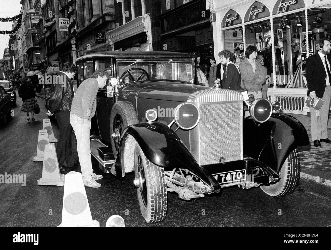 Sir Winston Churchill’s old car -- a 1932 Daimler 35/120 Landaulette ...