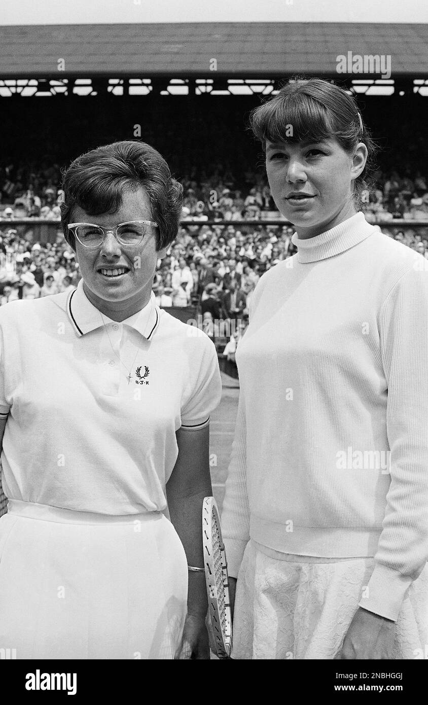 Billie Jean King, left, and Kathy Harter, both U.S. tennis stars, pose ...