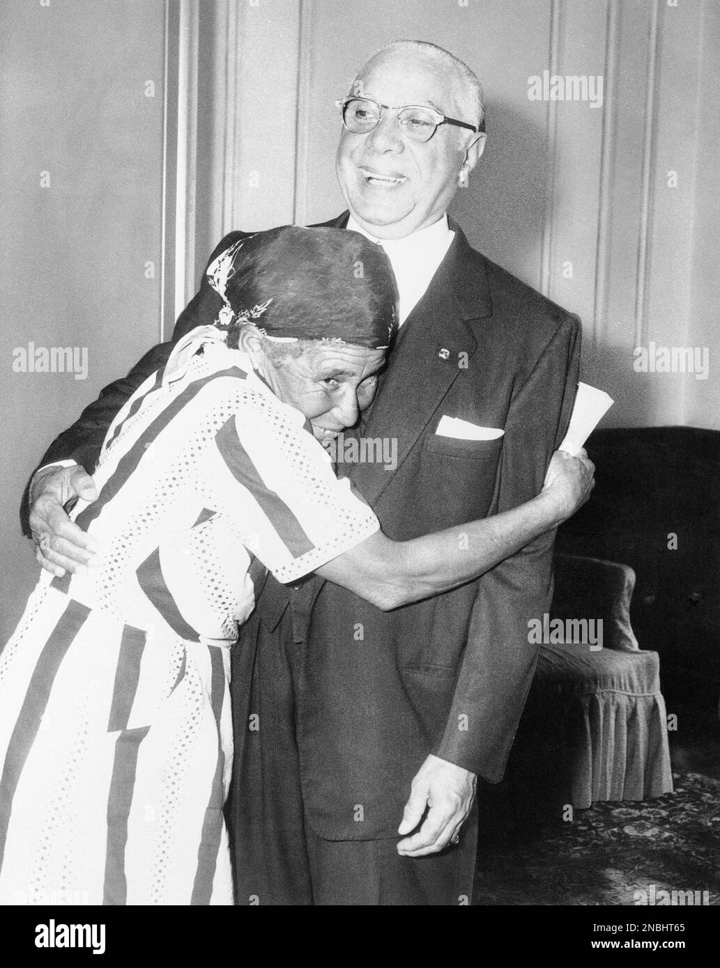Maria Pacheco de Almonte, 60, embraces Generalissimo Rafael Leonidas ...