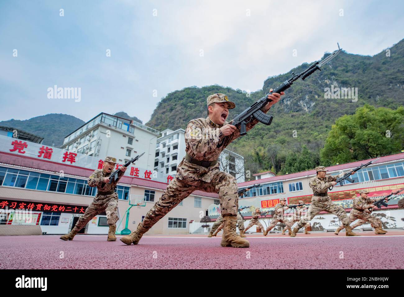 Intensive military training hi-res stock photography and images - Alamy
