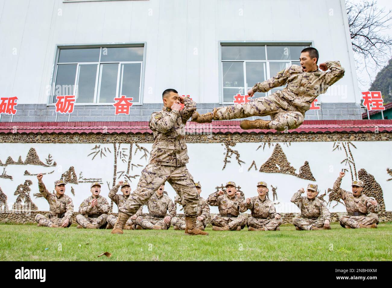 Intensive military training hi-res stock photography and images - Alamy