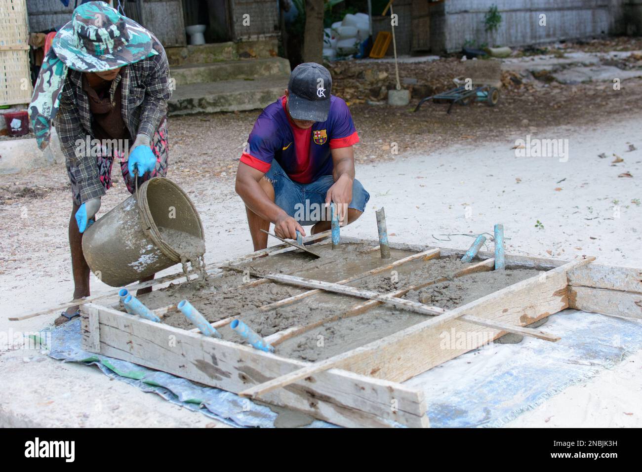 Marine biologists and volunteers at Marine Conservation Cambodia ...
