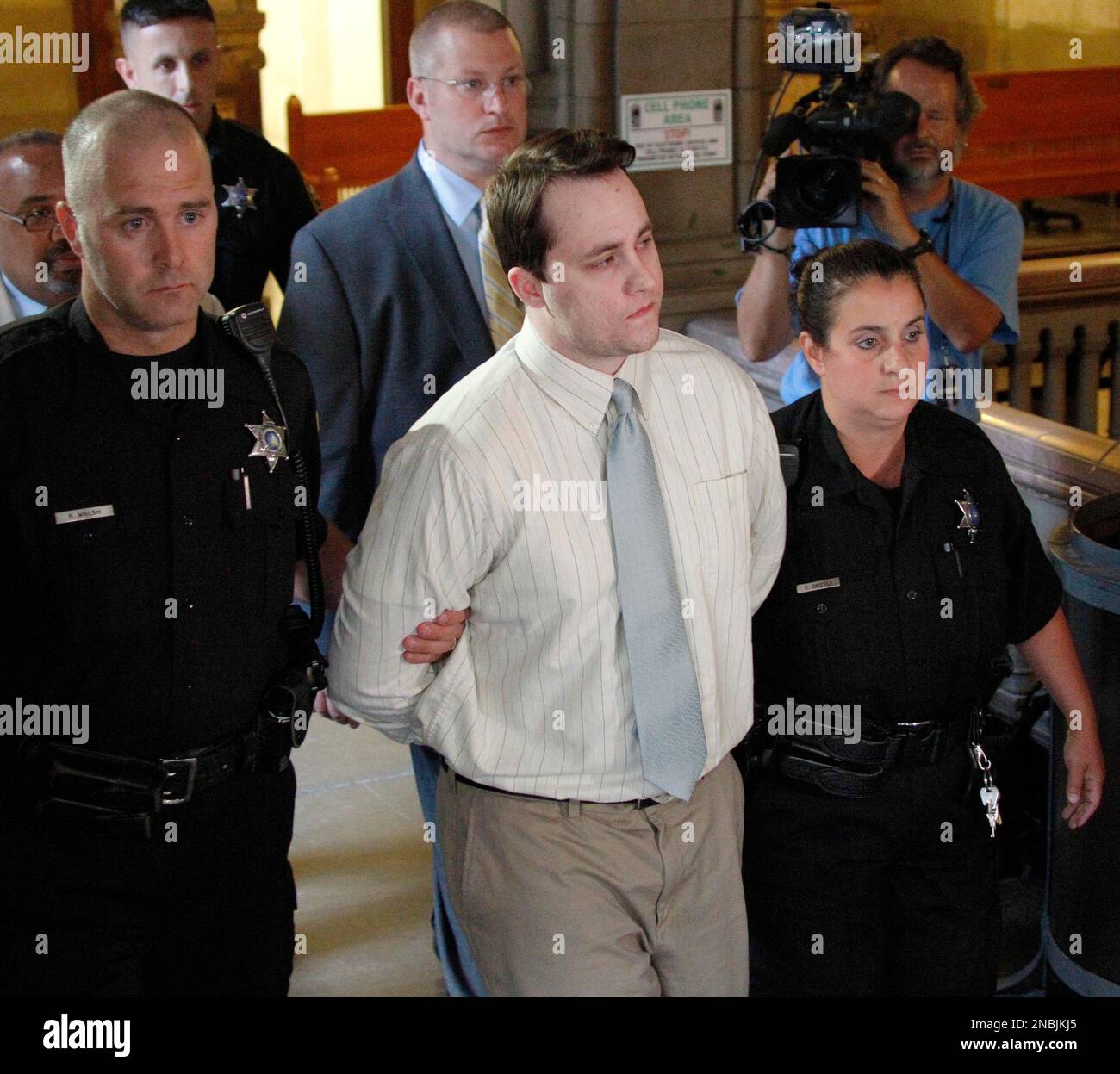 Allegheny County Sheriff's deputies lead 24-year-old Richard Poplawski ...