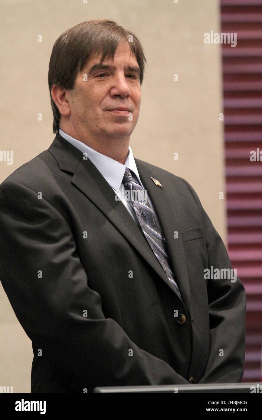 Roy Kronk, a meter reader for Orange County, testifies during the Casey ...