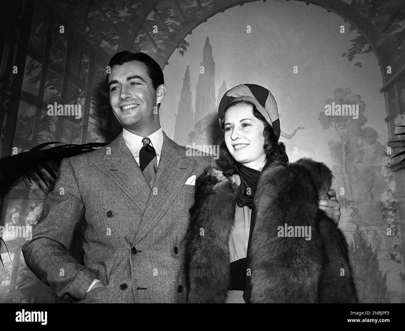 Robert Taylor and Barbara Stanwyck after their wedding, May 14, 1939 ...
