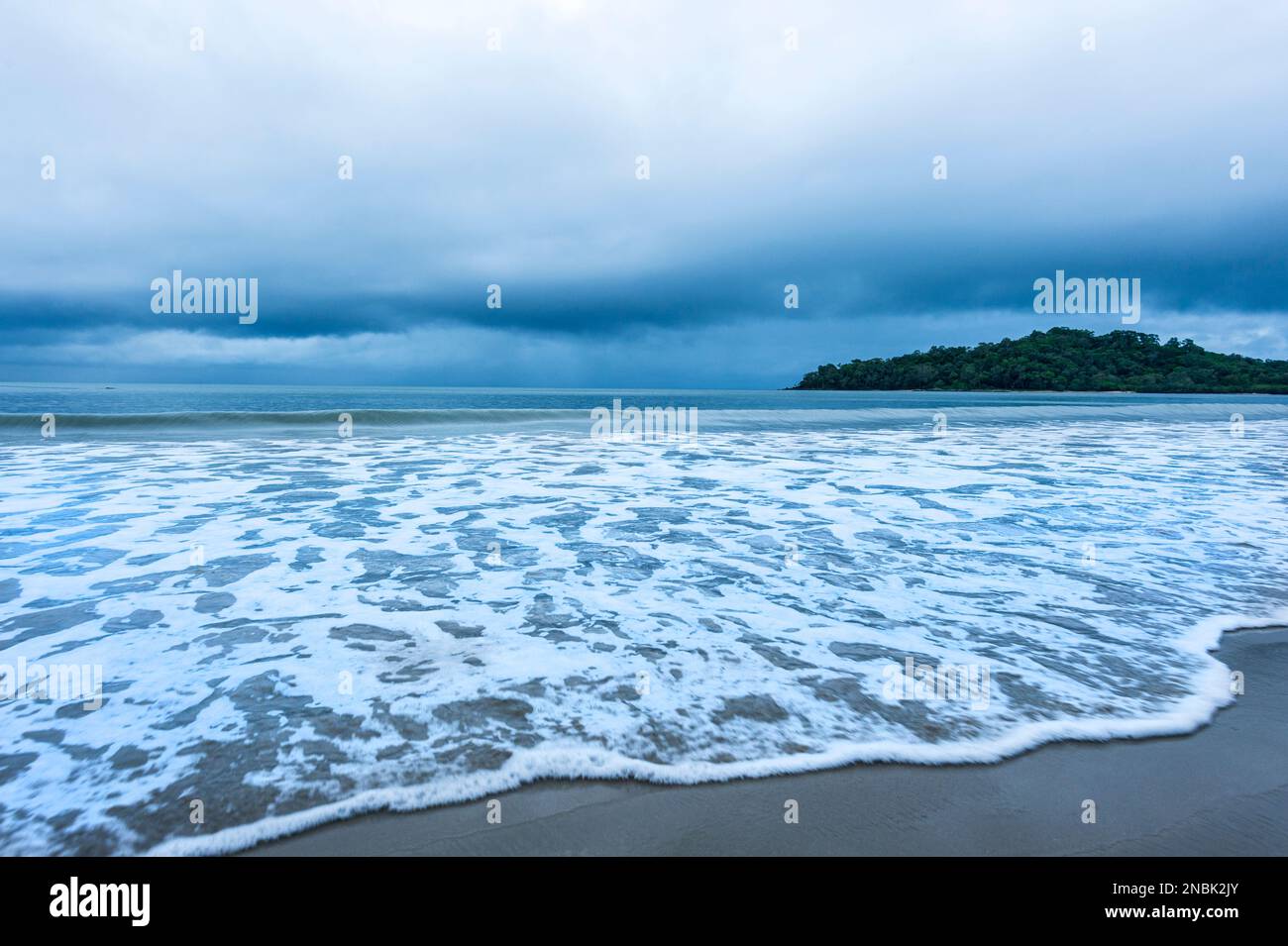Kewarra Beach with Tropical Cyclone Gabrielle lurking over the Coral ...