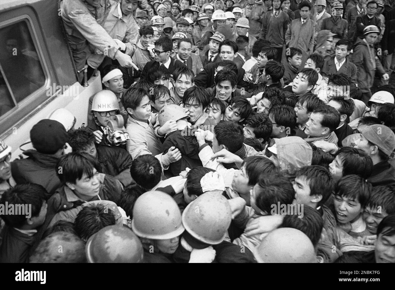 Members of the ultra leftist Zengakuren students association in Japan ...
