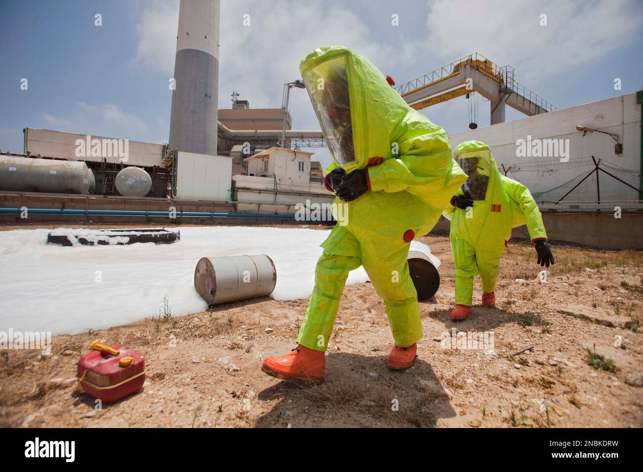 Israeli police and rescue forces dressed in protective gear take part ...