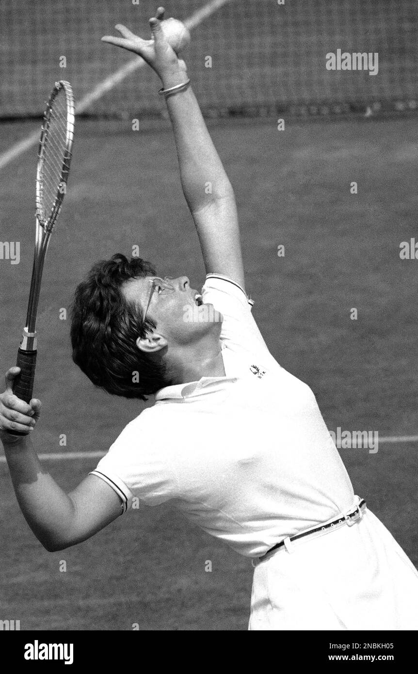 Professional sportsperson holding tennis racquet competition court hi ...