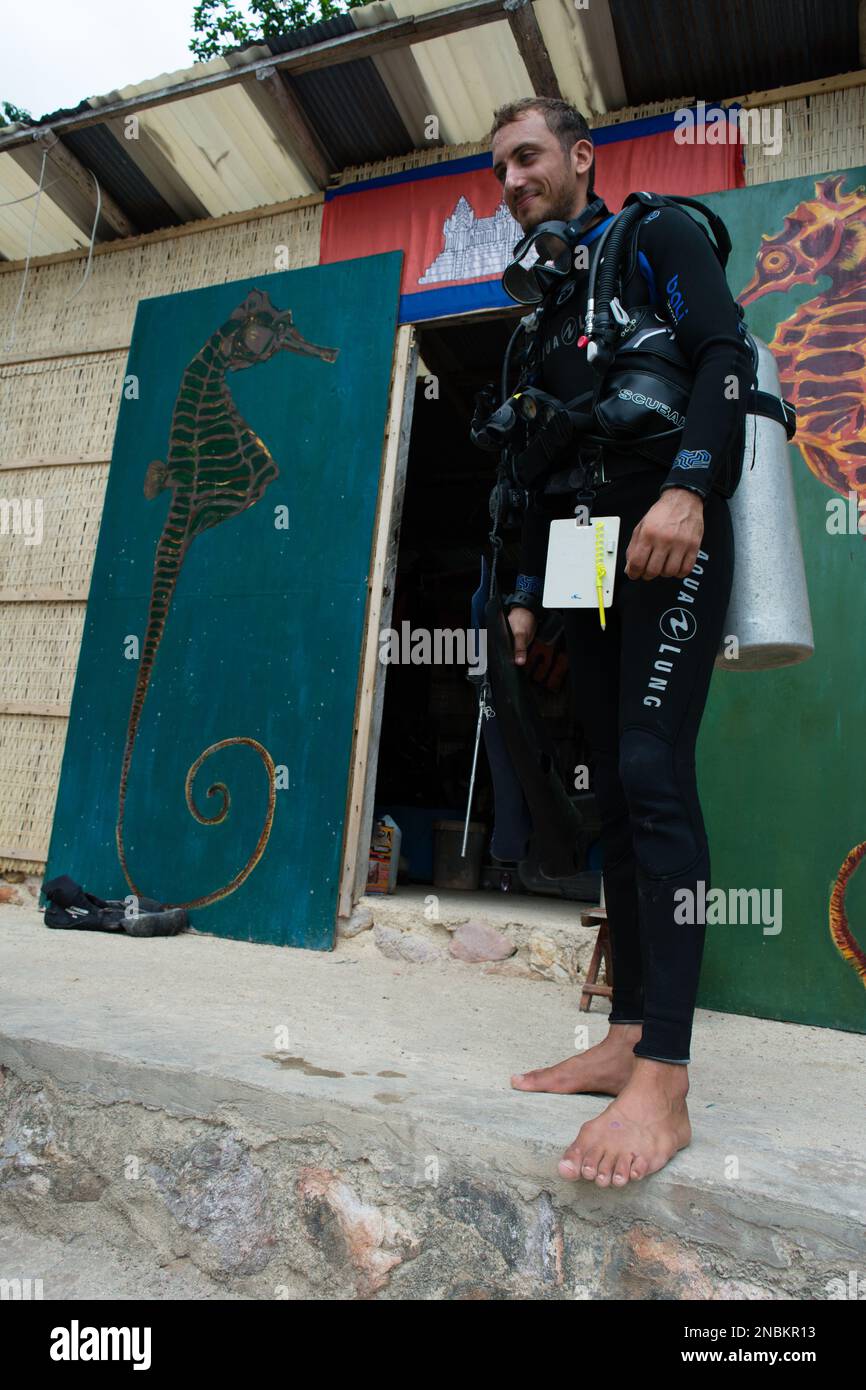 Marine biologists and volunteers at Marine Conservation Cambodia ...