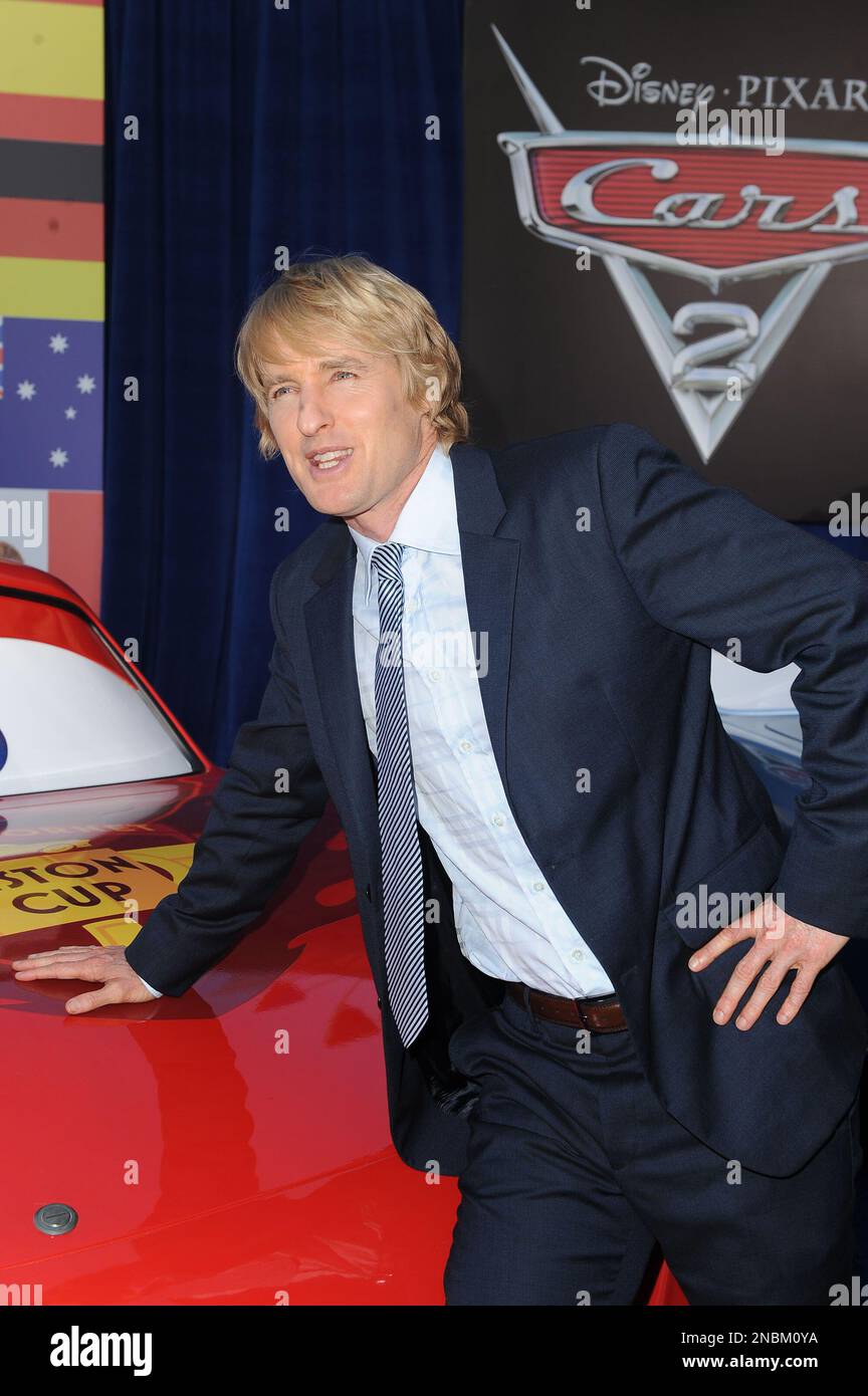 Owen Wilson arrives at the world premiere of "Cars 2" at El Capitan ...
