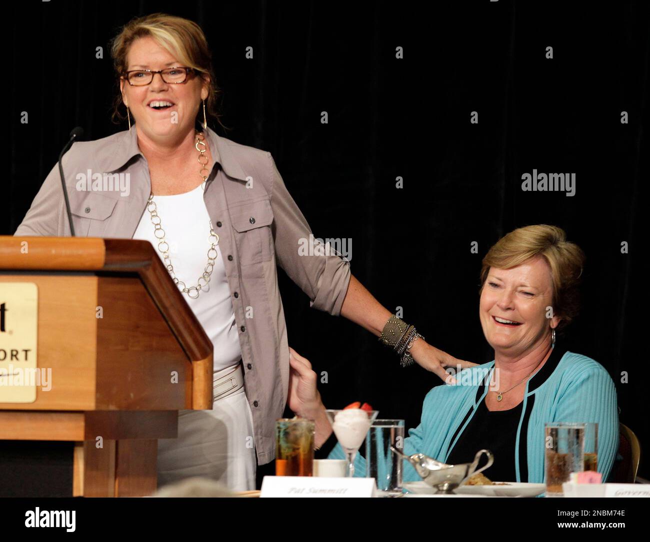 Tennessee women's basketball head coach Pat Summitt, right, laughs at a ...
