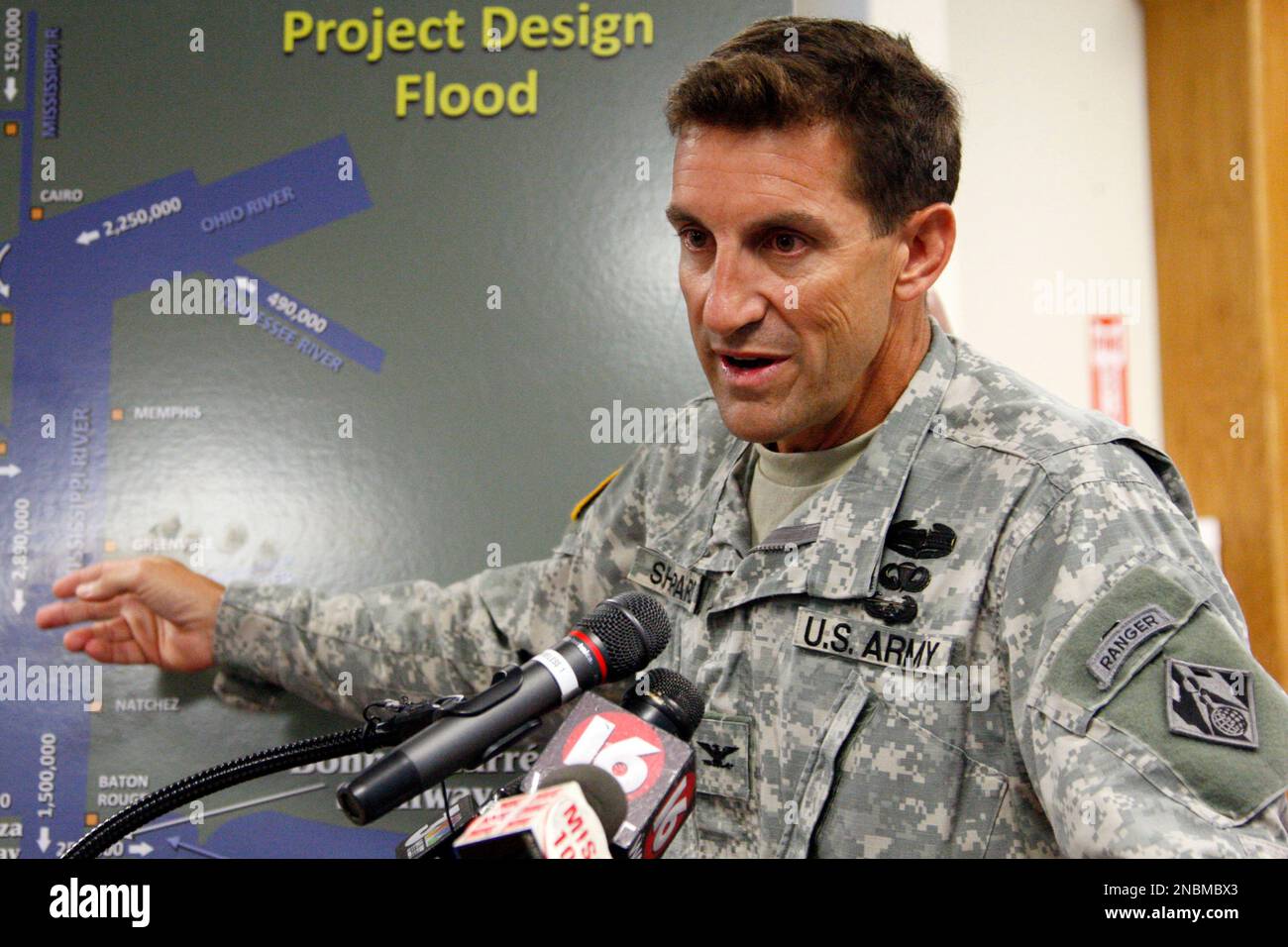 Col. Thatch Shepard, deputy commander of the U.S. Army Corps of ...