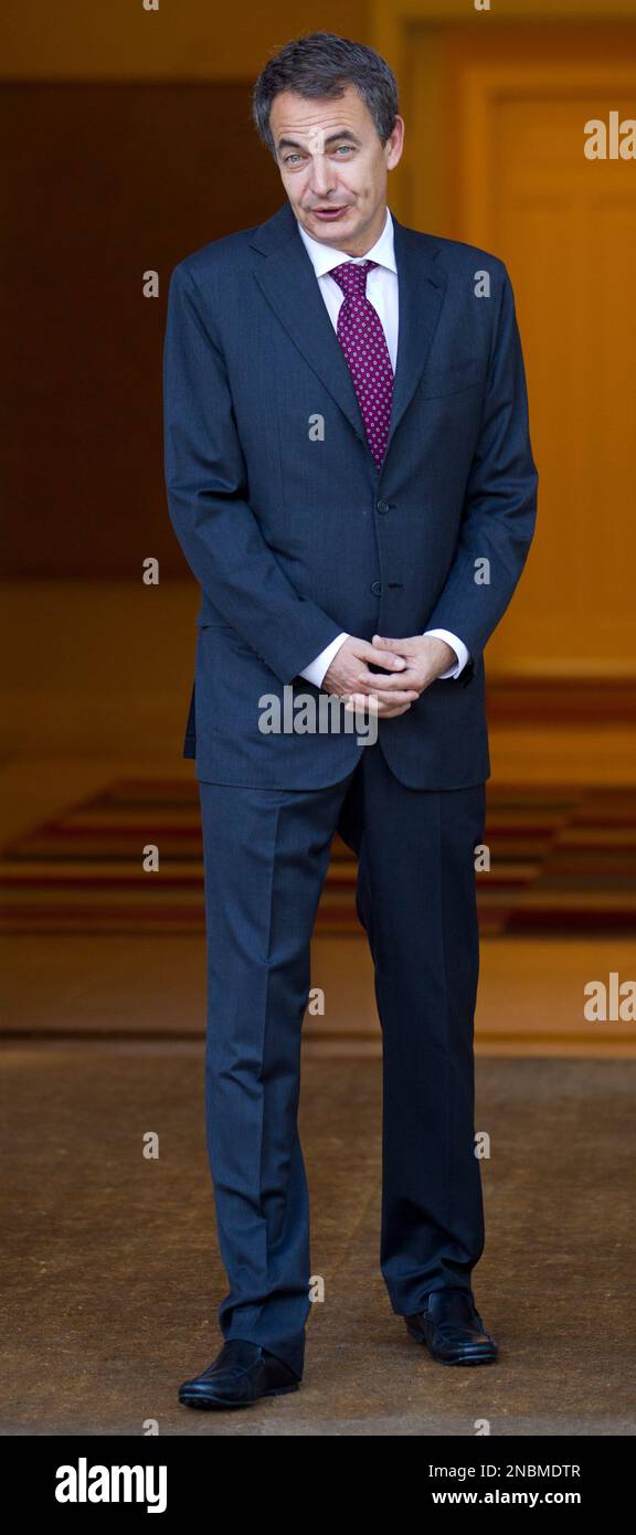 Spain's Prime Minister Jose Luis Rodriguez Zapatero chats with ...
