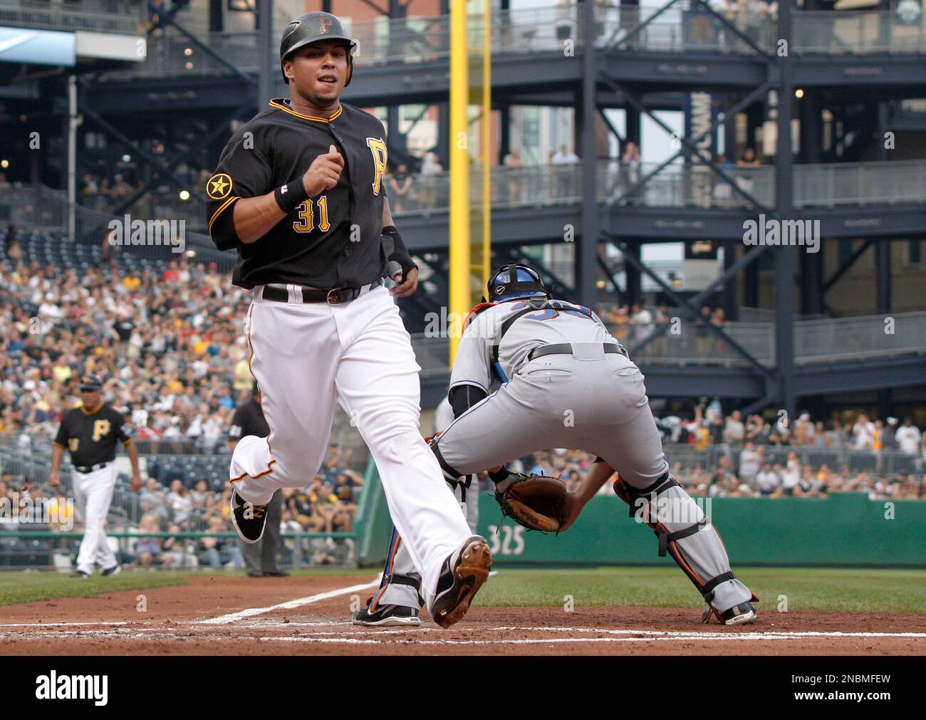 Pittsburgh Pirates' Jose Tabata (31) plays in the baseball game between ...