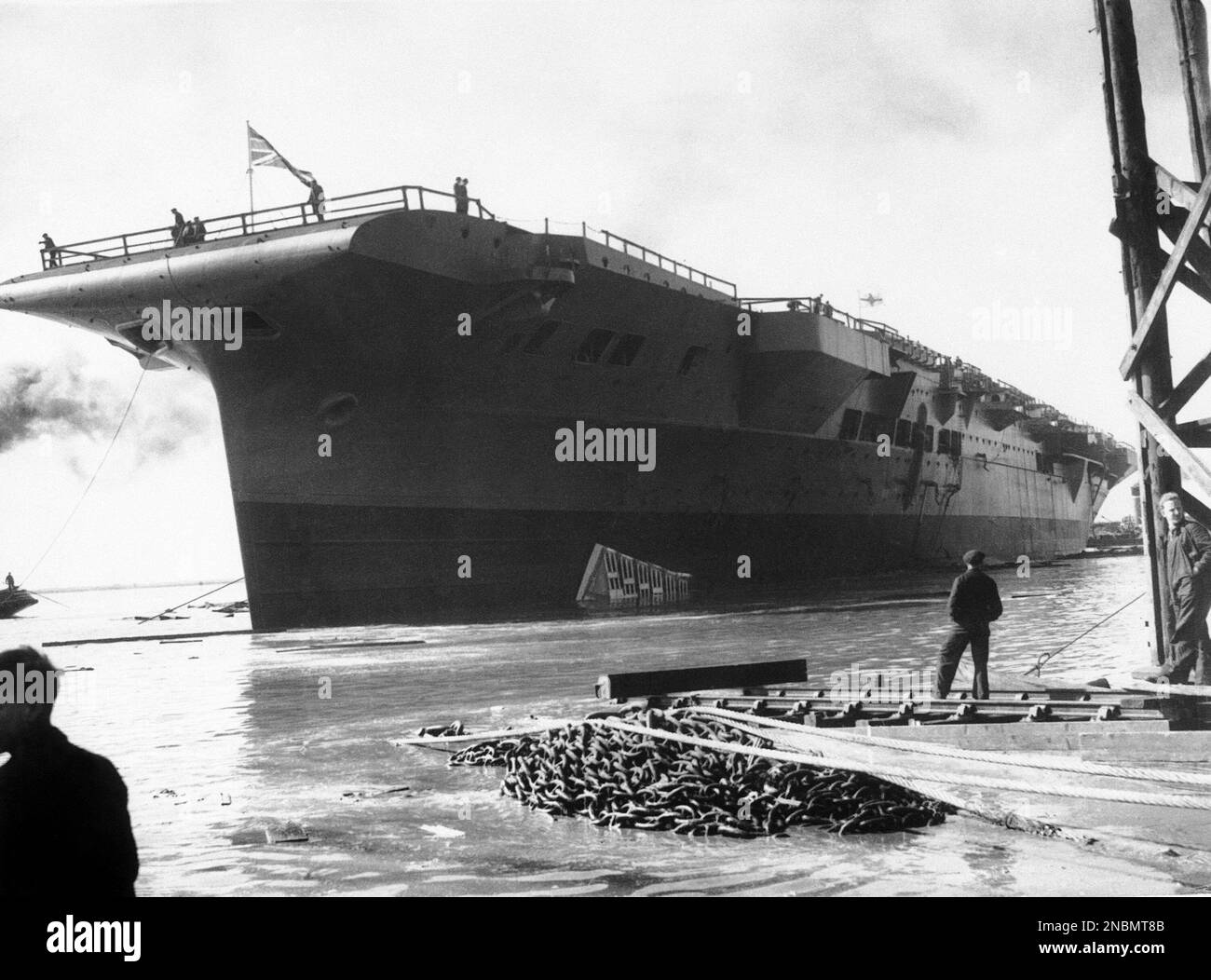 The Royal Navy aircraft carrier illustrious, largest warship to be ...