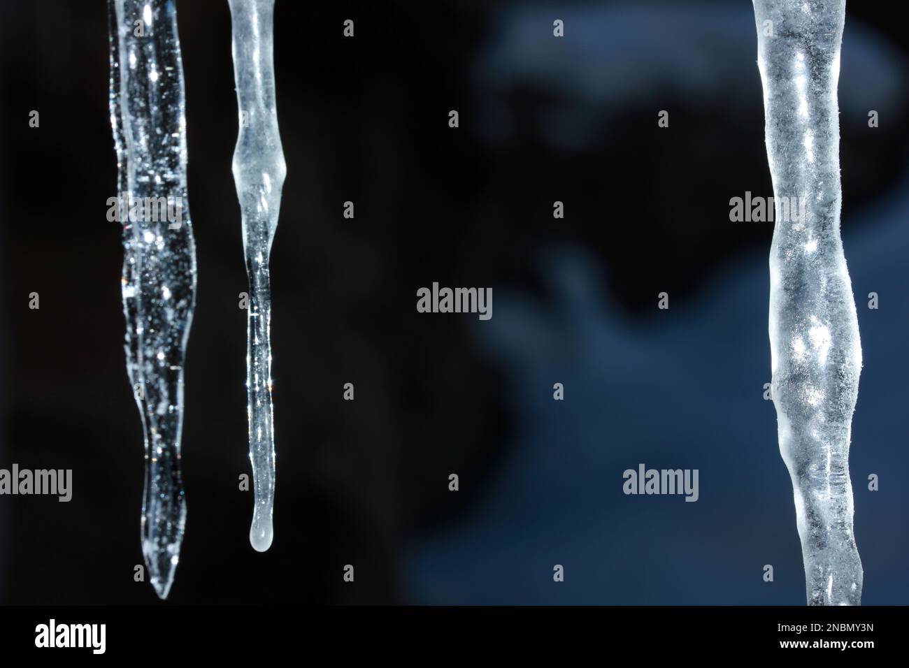 Group of icicles hi-res stock photography and images - Alamy