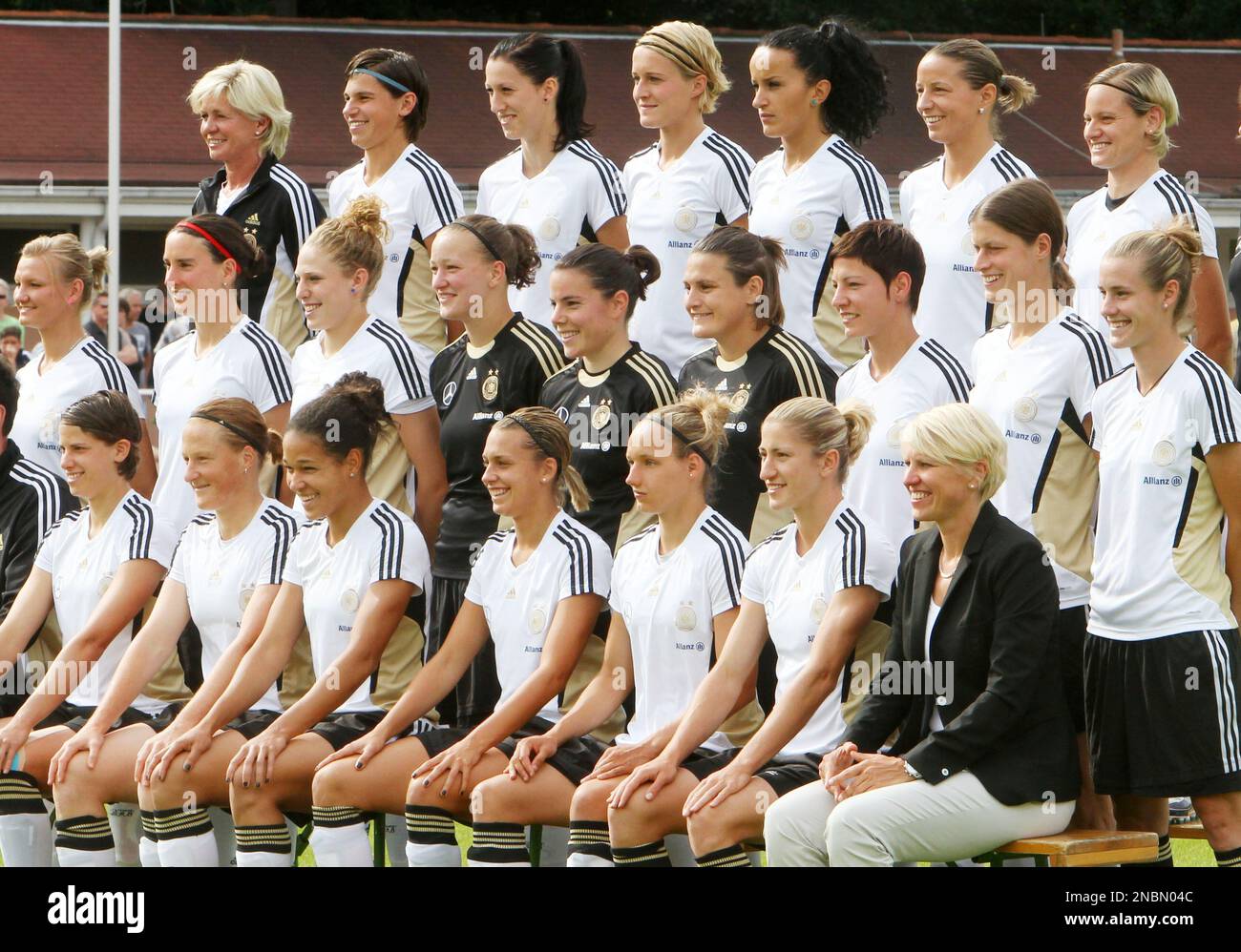 Women of German national soccer team pose for the official team photo ...