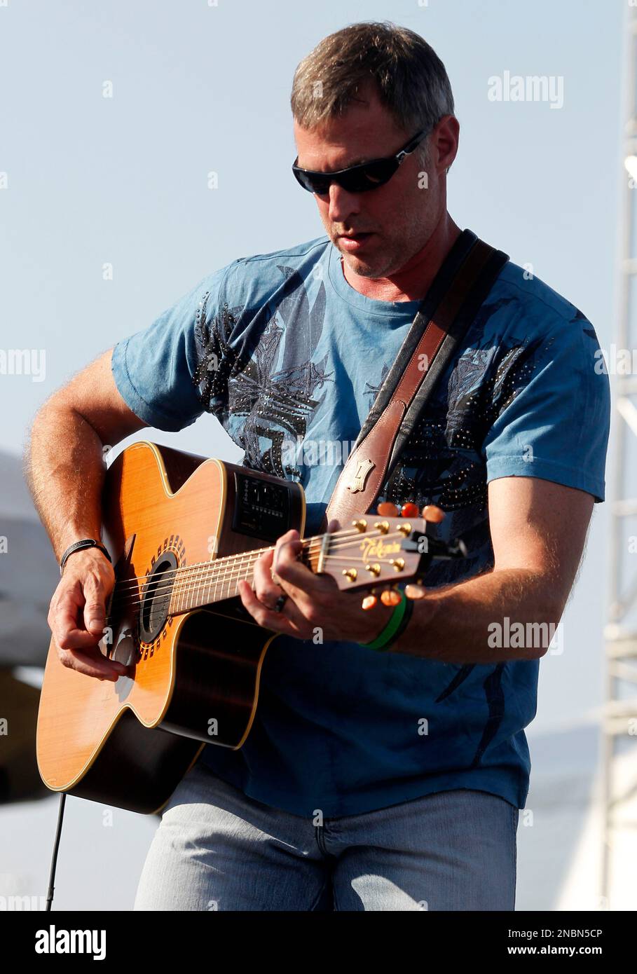 Country music singer Darryl Worley performs during the CMA Fan Festival ...