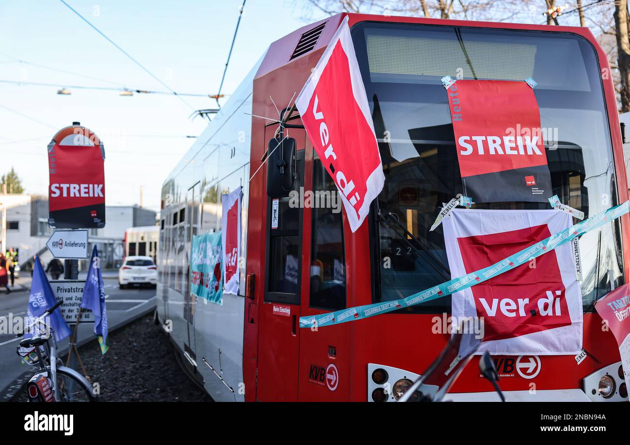 Strike posters hi-res stock photography and images - Alamy