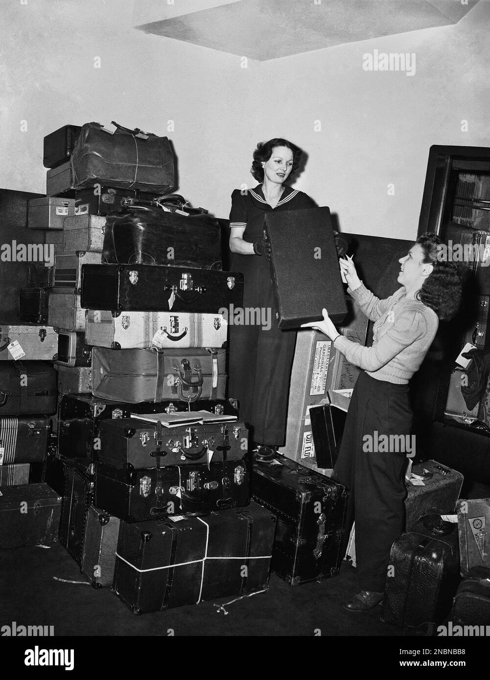Two women baggage handlers in a Washington bus terminal (Greyhound ...