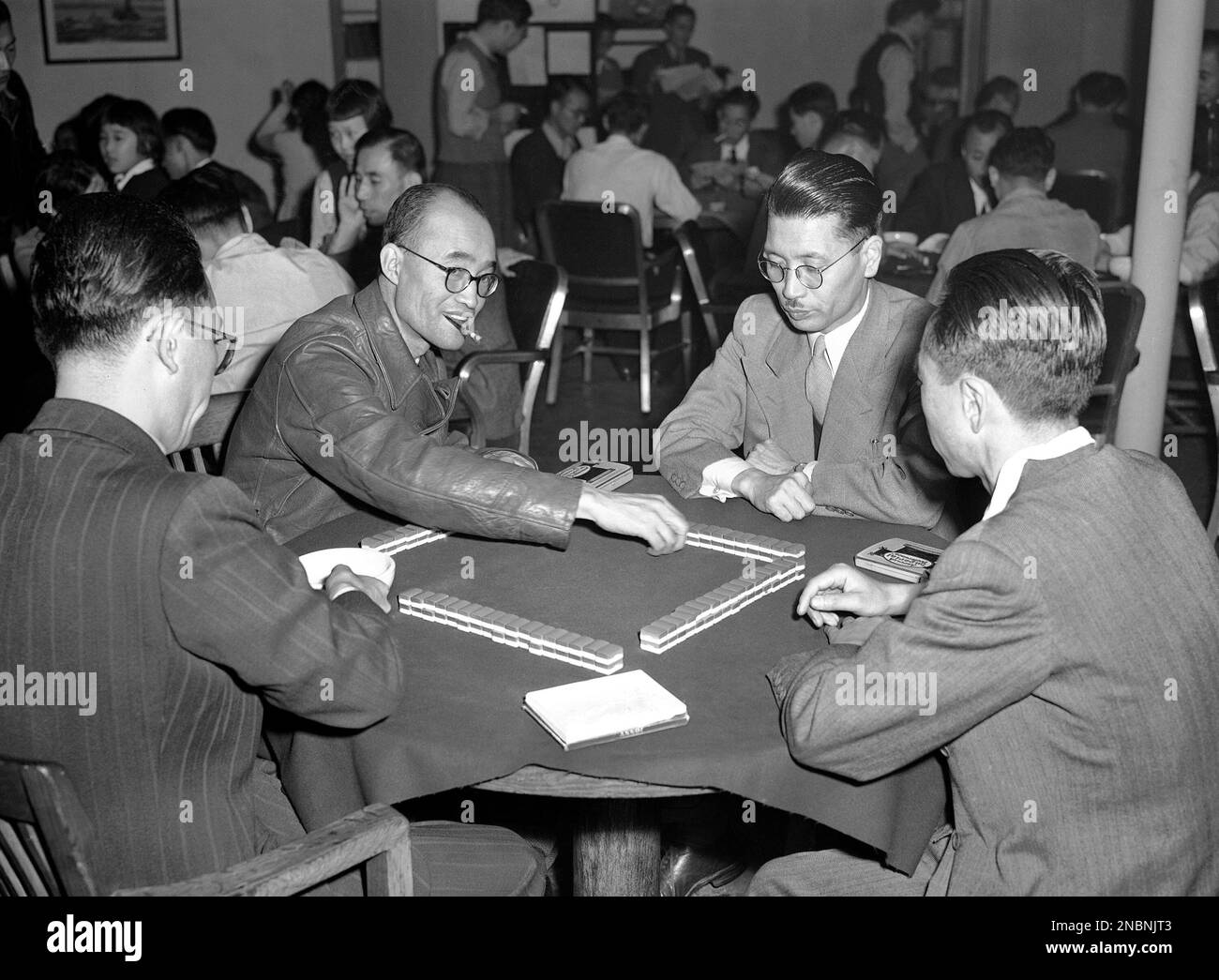 Members of the Japanese diplomatic staff to Berlin play an oriental ...
