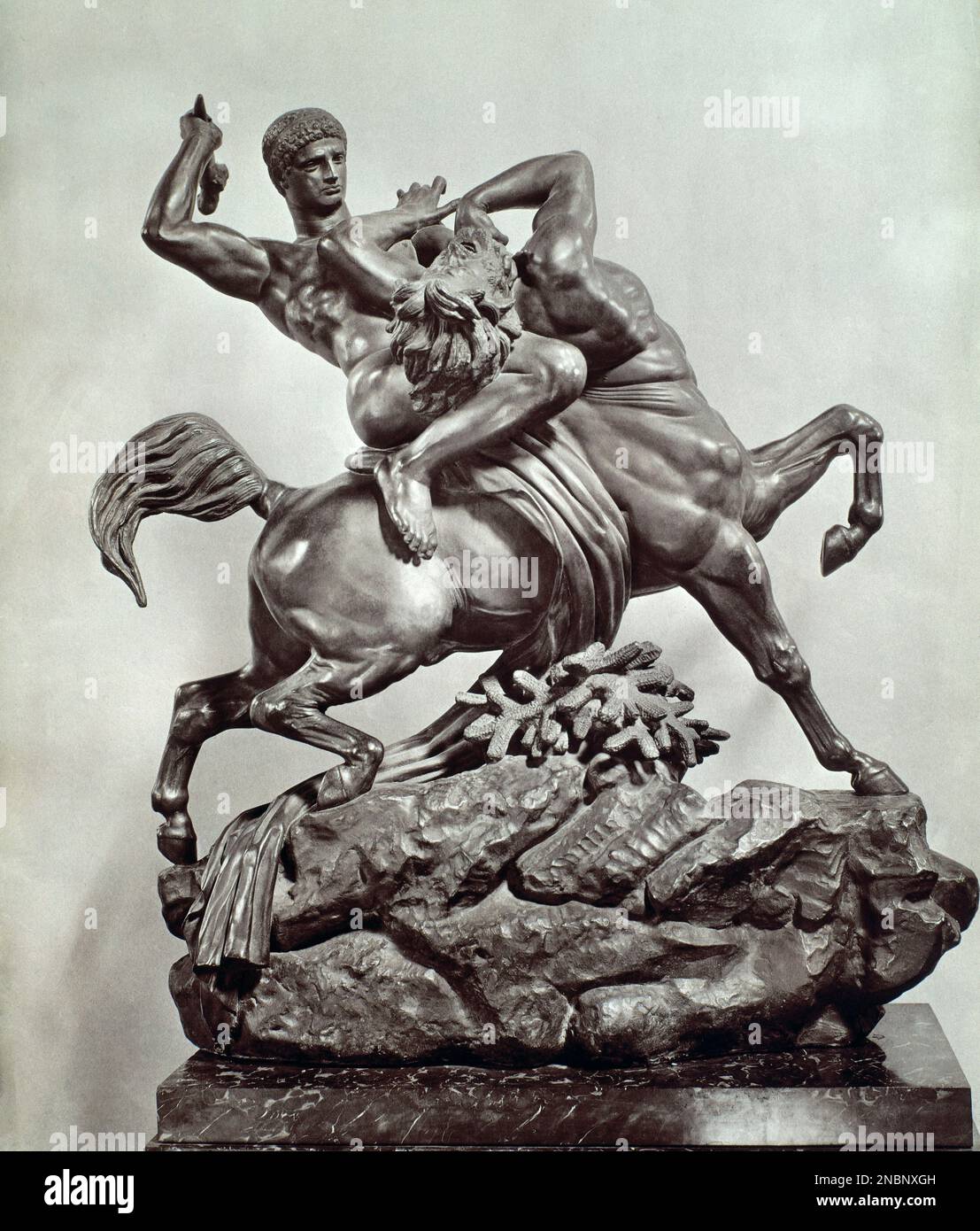 CENTAURO Y LAPITA - SIGLO XIX - ROMANTICISMO FRANCES. Author: BARYE ...